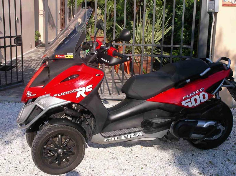 Modern Vespa : Hi from Italy,Simonzeb and is Gilera Fuoco 500