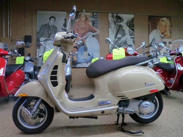 Modern Vespa : Red Spring on GTS 300