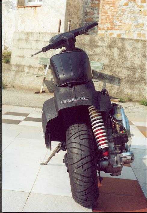 Modern Vespa : largest rear wheel on a smallframe..
