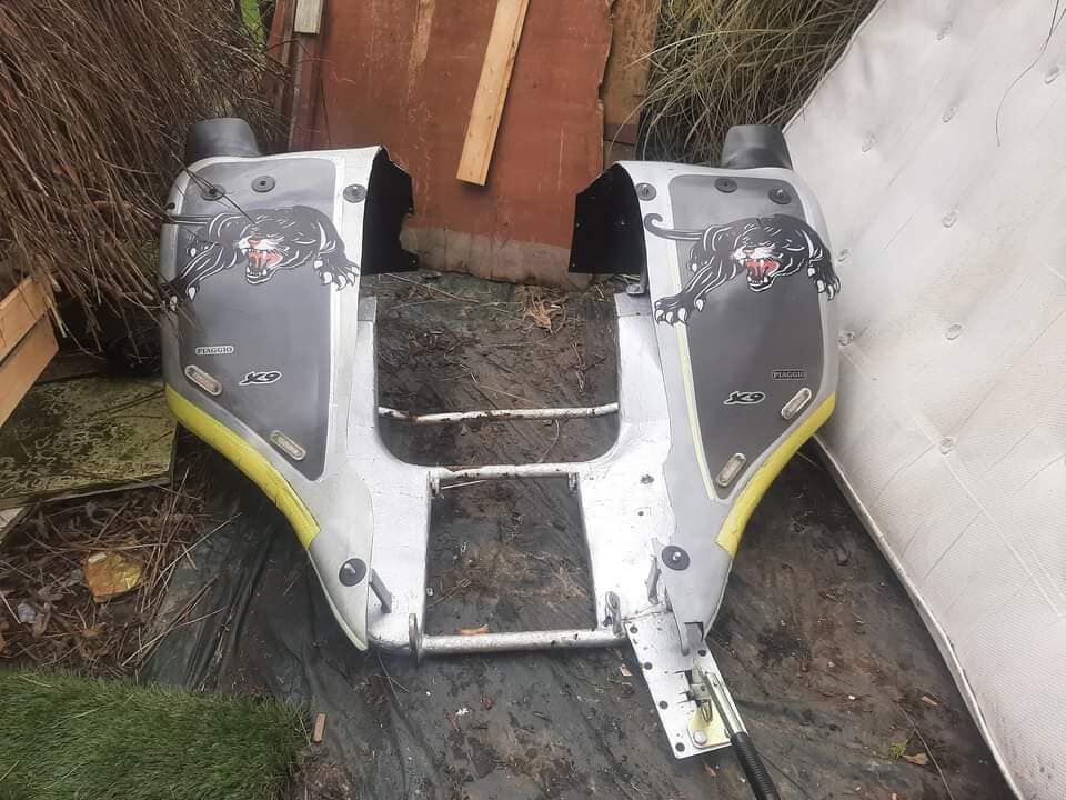 Modern Vespa : Piaggio X9 500 Bolt on Kit