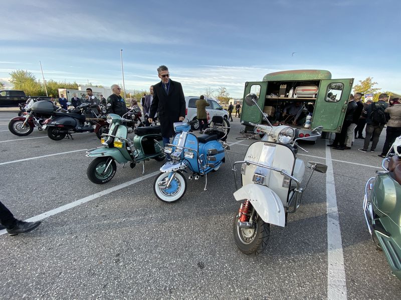 Modern Vespa : Distinguished Gentleman's Ride 2019