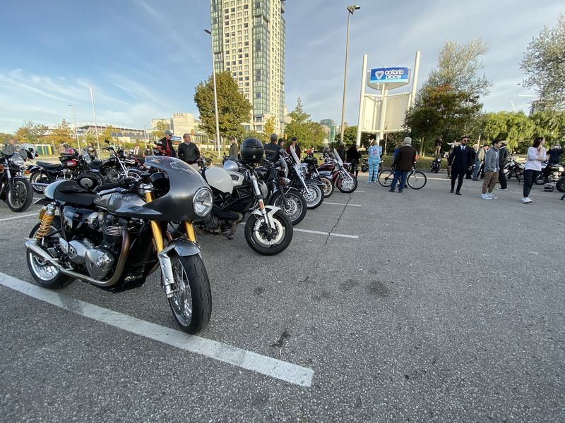 Modern Vespa : Distinguished Gentleman's Ride 2019