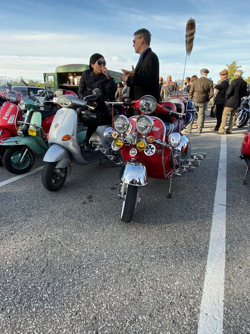 Modern Vespa : Distinguished Gentleman's Ride 2019