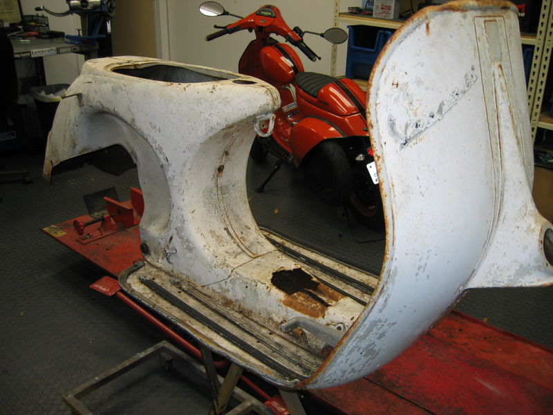 Modern Vespa : Frame tunnel repair