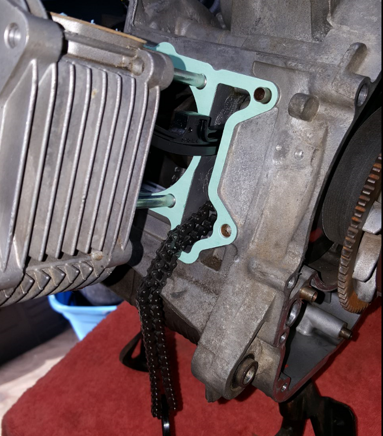 Modern Vespa : LX 150 Engine reassembly (with photos)