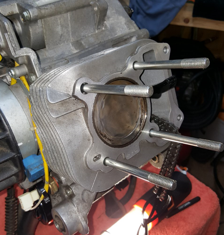 Modern Vespa : LX 150 Engine reassembly (with photos)