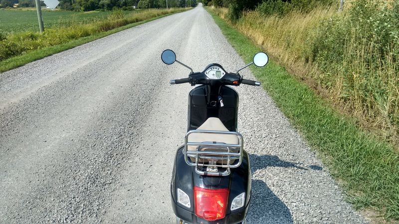 Modern Vespa : Off road with a GTS