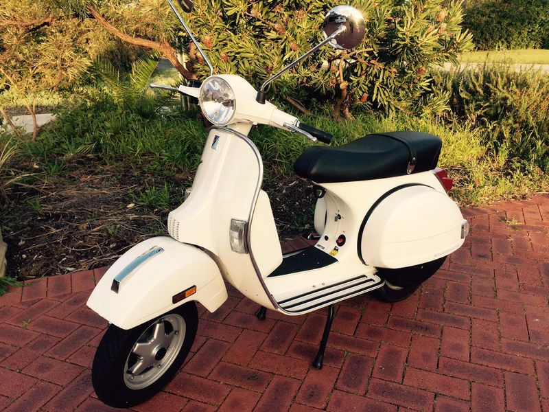 Modern Vespa : Rust stain