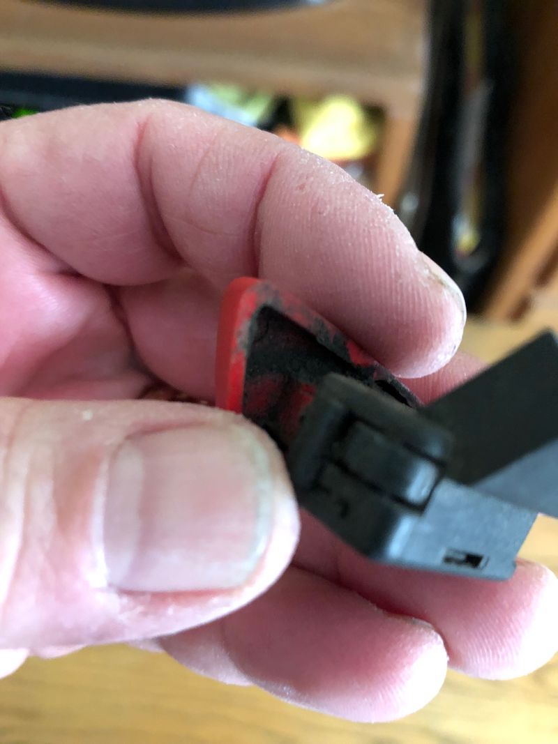 Modern Vespa : Wonky kill switch on my 2007 GTS
