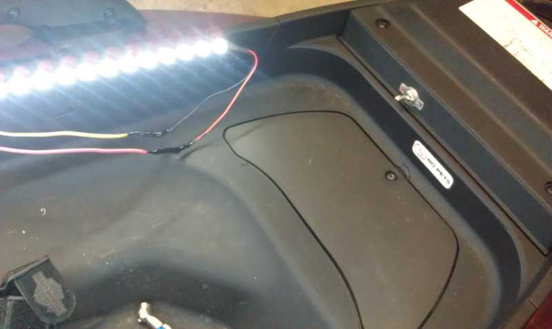 Modern Vespa : My take on the under seat LED light mod