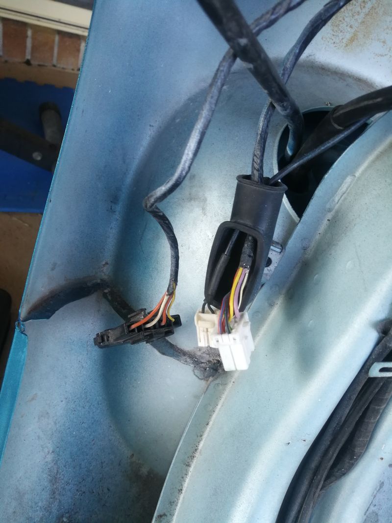 Modern Vespa : Vespa Et4 project need help with electrical