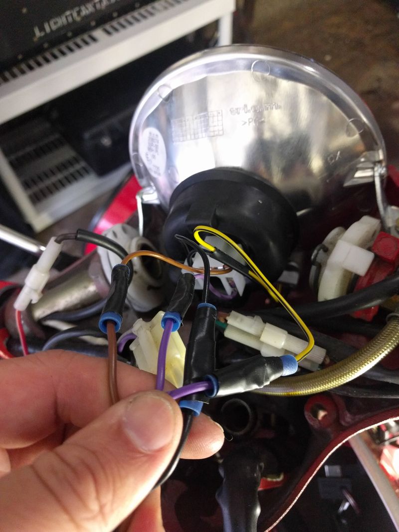 Modern Vespa : Halogen headlight upgrade wiring issue/question