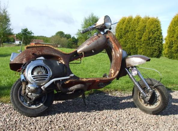 Modern Vespa : Distressing my Vespa