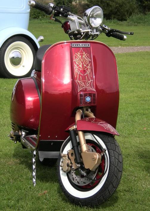 Modern Vespa : Pics of hot rodd-ish Scooters please