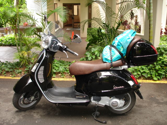 Modern Vespa : Here it is.. 2005 GT200 - Rack or Top Case?