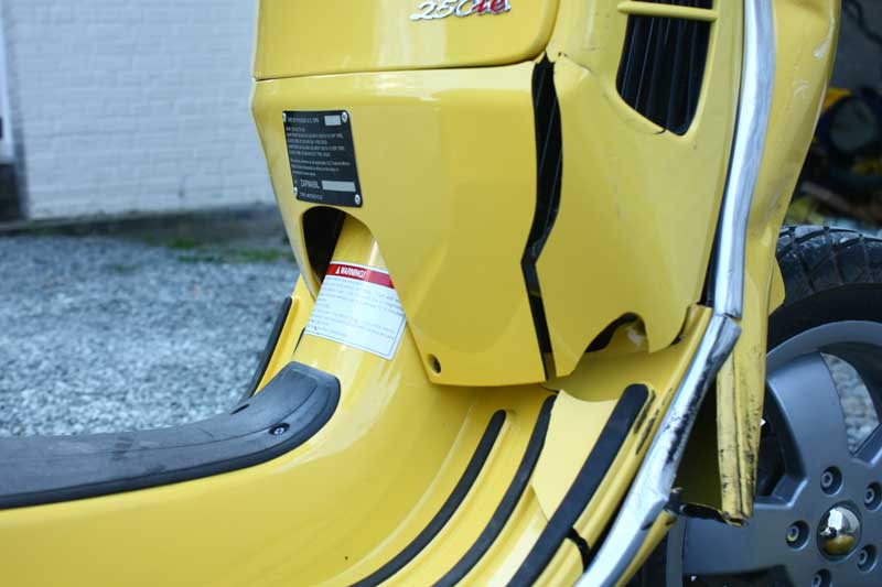 Modern Vespa : Got Hit - Fixable?