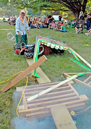 Modern Vespa : Standing up while riding--any tips or tricks?