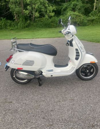 Modern Vespa : [Hartford, Connecticut] - 2015 GTS300 Super - SOLD
