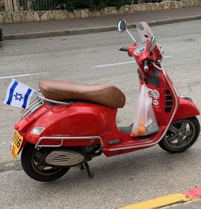Modern Vespa : [SSR] Tricked Out For Independence Day