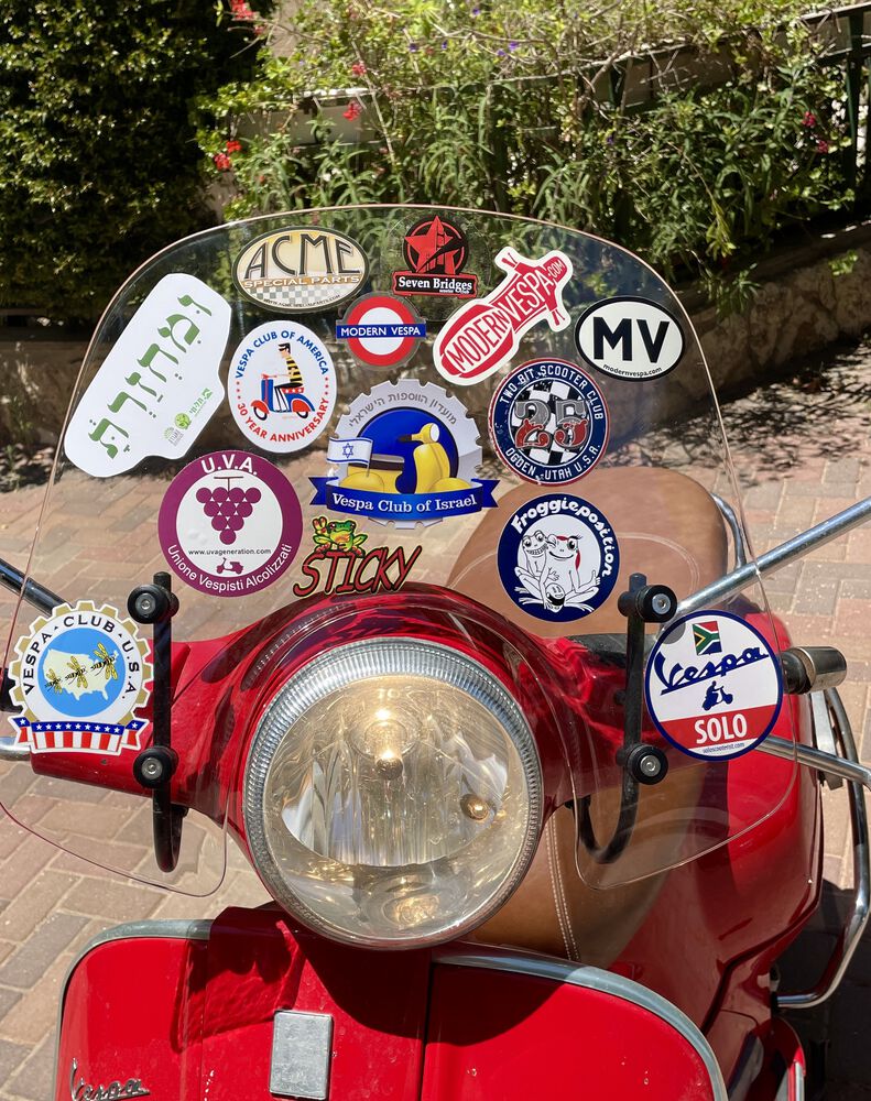Modern Vespa : New screen… and new stickers!