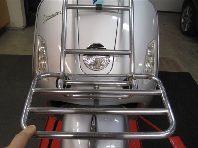 Modern Vespa : Front rack