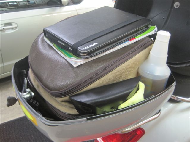 Modern Vespa : Vespa topcase liner bag?