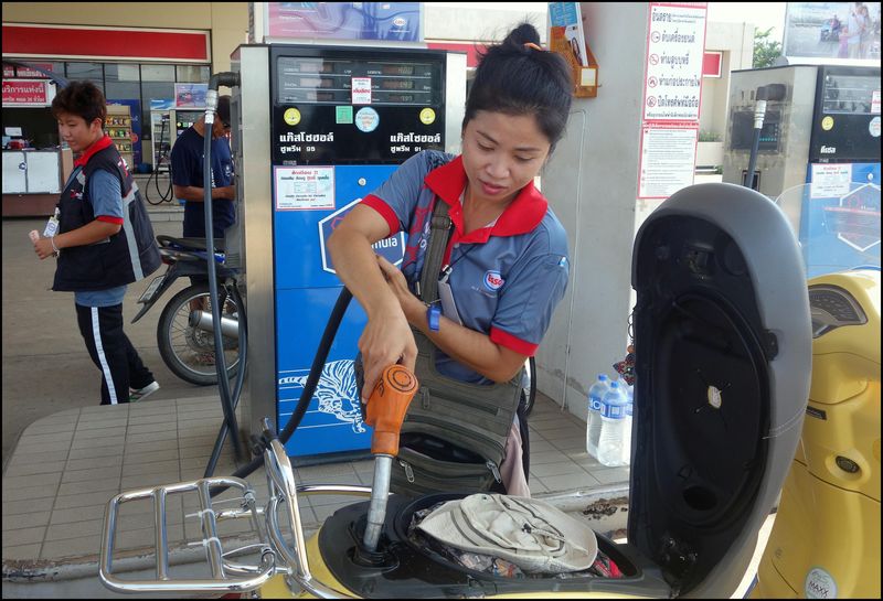 Modern Vespa : Don't be bullet proof and stupid with this heat