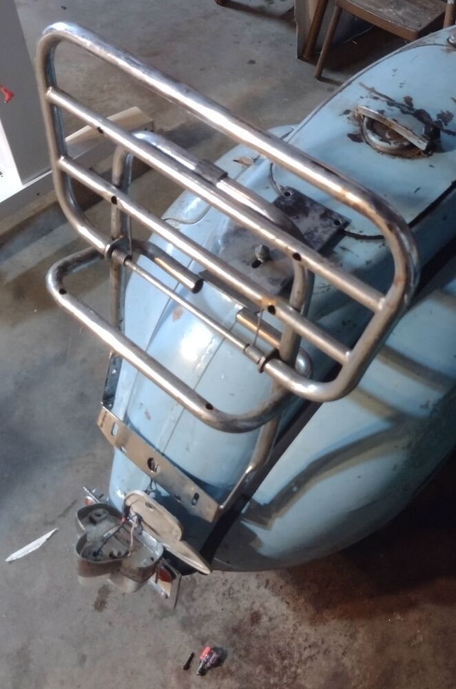 Modern Vespa : Scooter rack