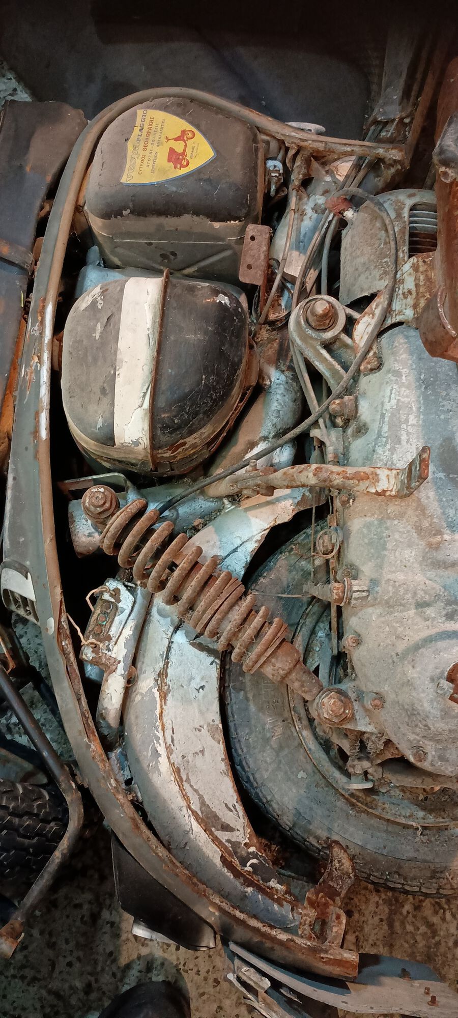 Modern Vespa : Lambretta ppl, can you help me fix this scooter please?