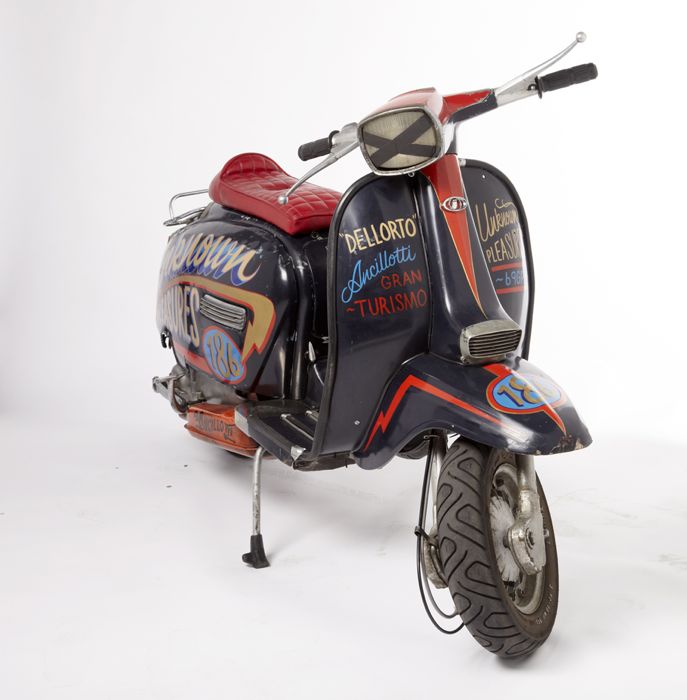 Modern Vespa : Pics of hot rodd-ish Scooters please