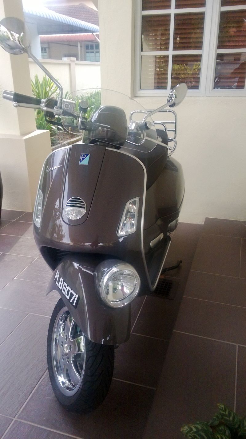 Modern Vespa : Fake GTS Vespa 250ie Replacement