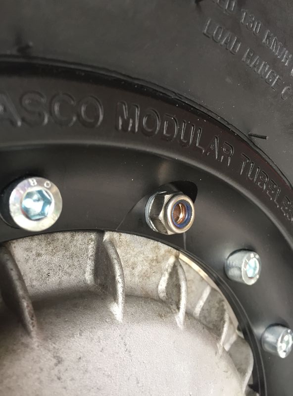 Modern Vespa : Pinasco split rims v2