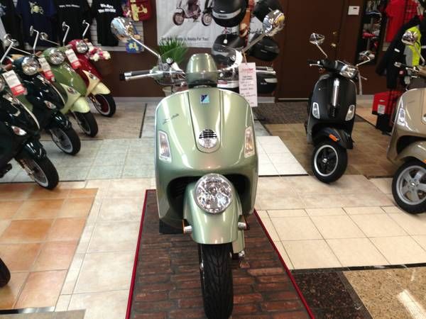 Modern Vespa : **2009 Vespa GTV 250 - Portofino Green, Low Miles! - $5495**