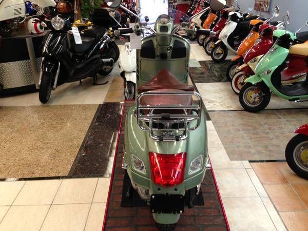 Modern Vespa : **2009 Vespa GTV 250 - Portofino Green, Low Miles! - $5495**