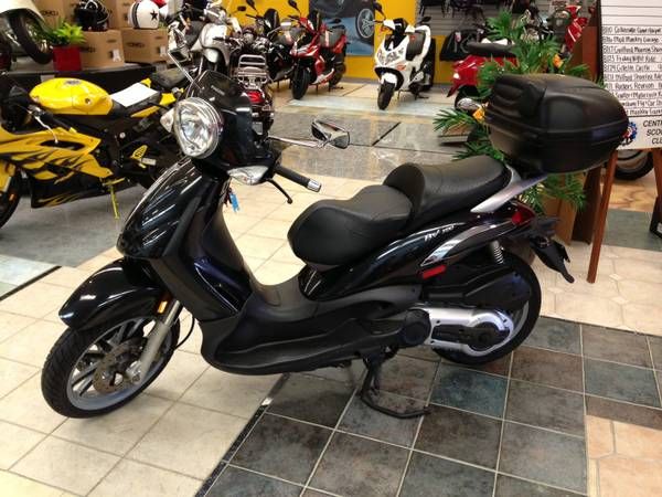 Modern Vespa : **2006 Piaggio BV500 - Black, with extras! - $3295**