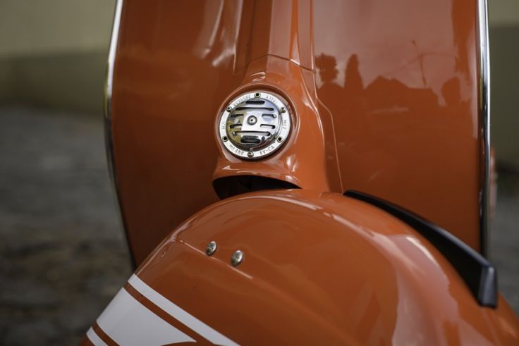 Modern Vespa : Rally 200