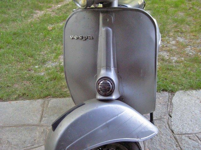 Modern Vespa : 74 200 Rally ready for restoration
