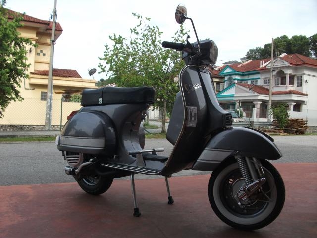 Modern Vespa : PS 150 restored
