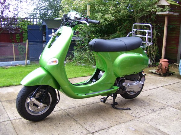 Modern Vespa : Vespa et4 125- Restoration UK