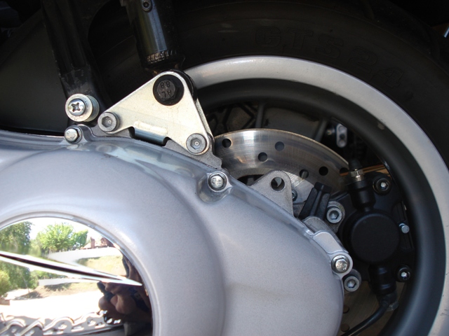Modern Vespa : Adjustable Rear Shock Mounts?