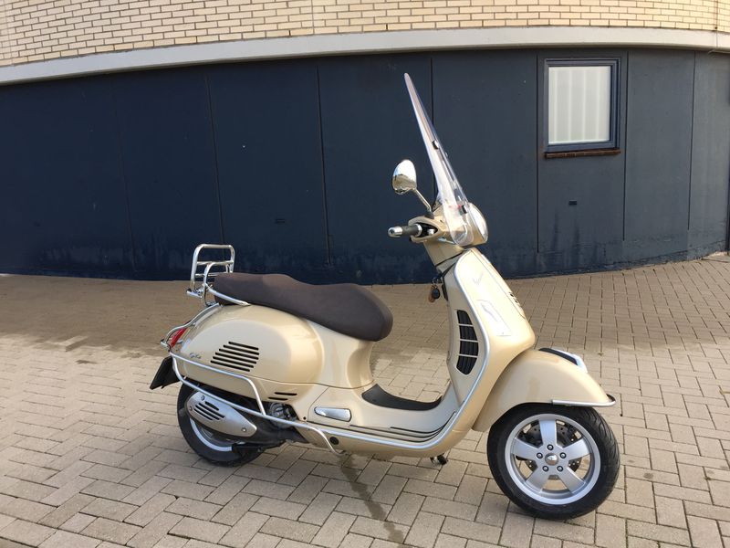 Modern Vespa : post pics of your gts