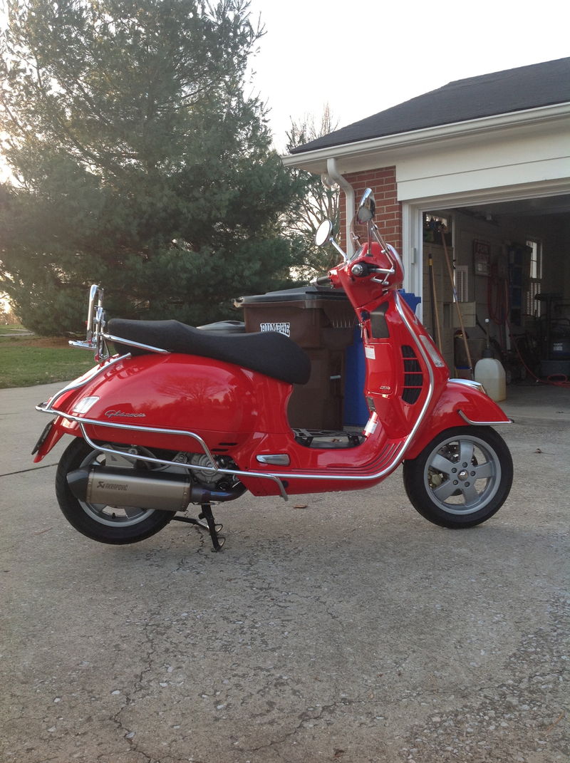 Modern Vespa : Vespa GTS 250 front fender 'bumper', 'trim' etc...Options?