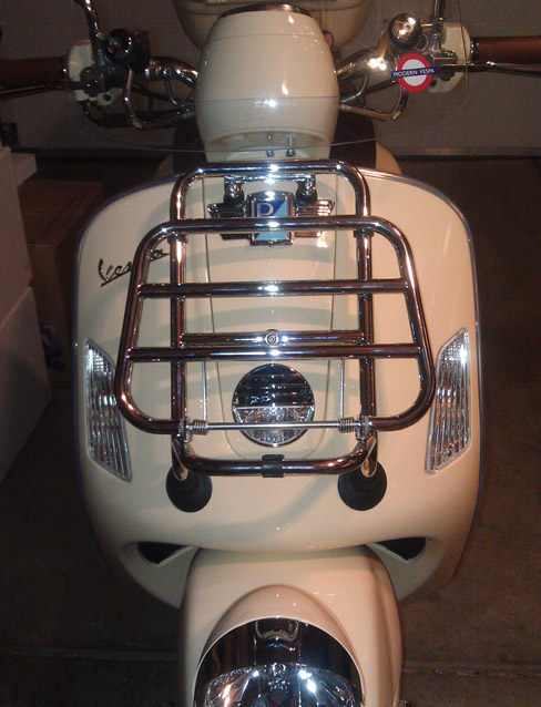 Modern Vespa : Vespa OEM front rack install question