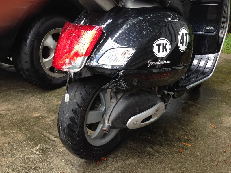 Modern Vespa : Rocket goes down...but not for long.