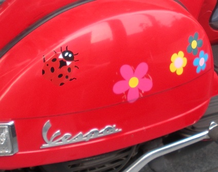 Modern Vespa : Stickers/Decals on your ride.