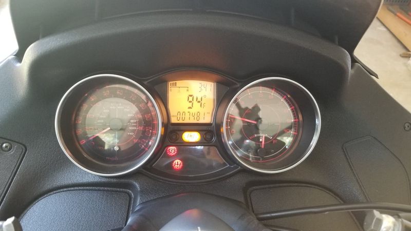 Modern Vespa : MP3 Speedometer Overlay
